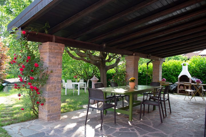 Casa Di Nina :Stanza Numero 2 Per Massimo 4 Ospiti - Arona