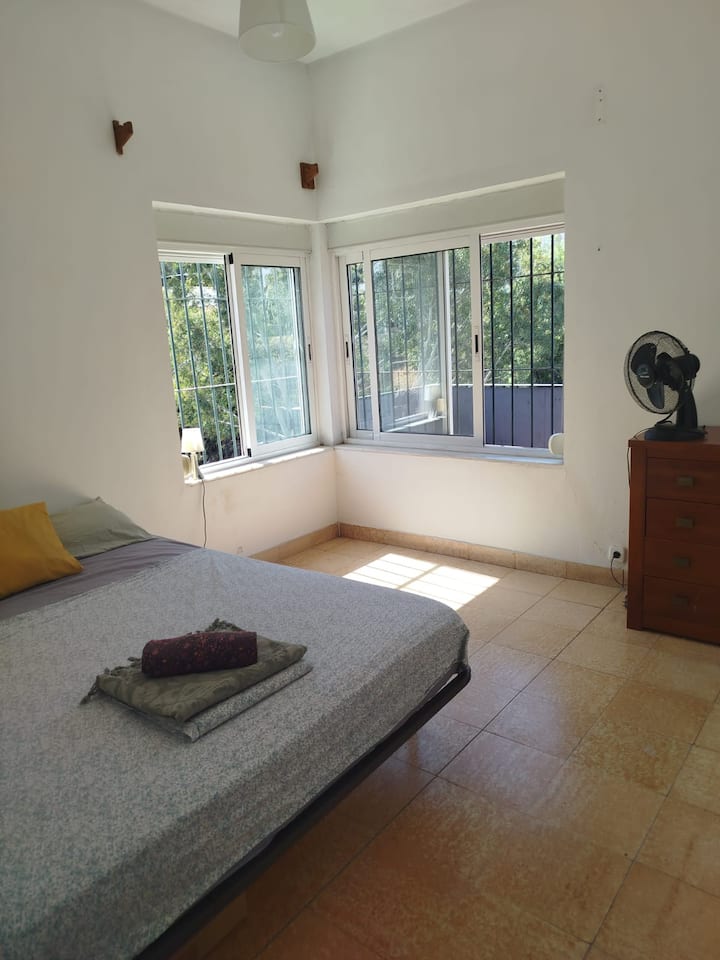 Private A/c Bedroom In Huge House With Garden - Málaga