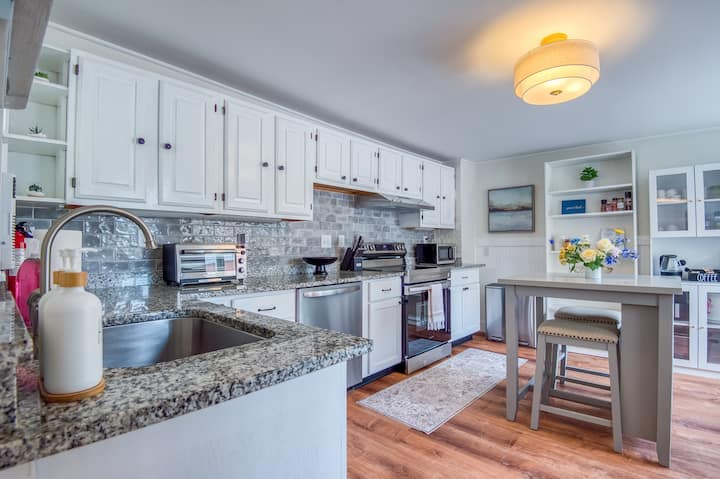 Spacious 6br Close To Portsmouth, Beaches And Unh - Dover, NH