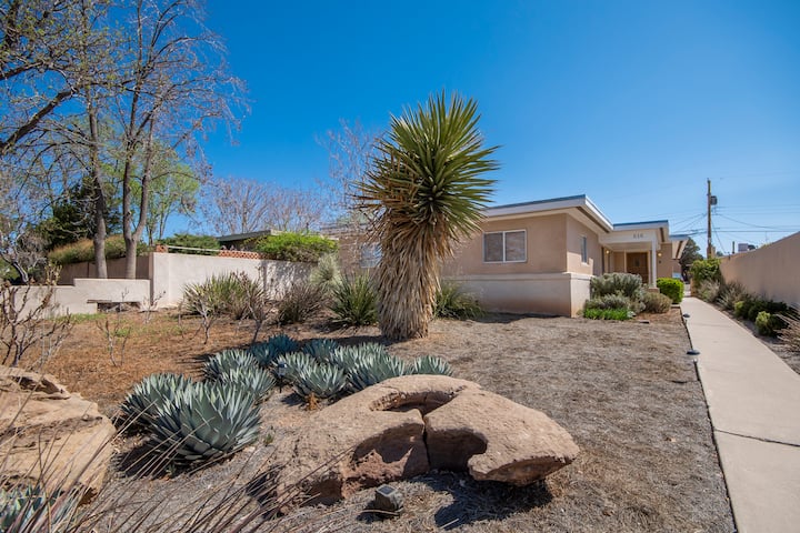 Cozy 2bd/1ba Nob Hill Home W/garage & Ac - Albuquerque