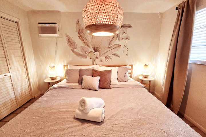 Hidden Tropical Gem - South Miami, FL