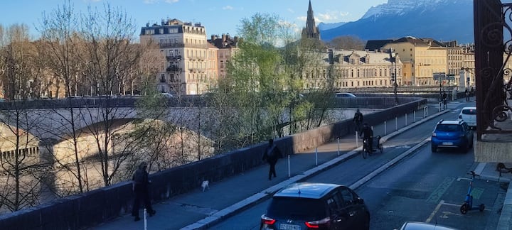 Idéalement Placé, Climatisé - Grenoble