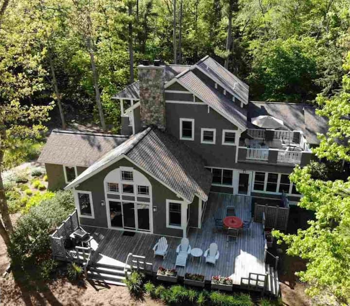 Experience Enchanting Glen Arbor - Glen Arbor, MI