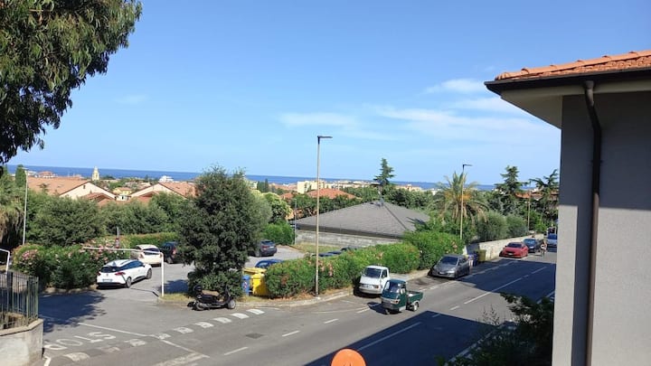 Luminoso, Tre Arie E Vista Mare - Loano