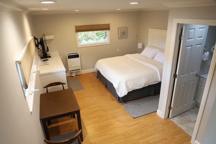 Studio Guest House In
Carmel-by-the-sea - Big Sur, CA