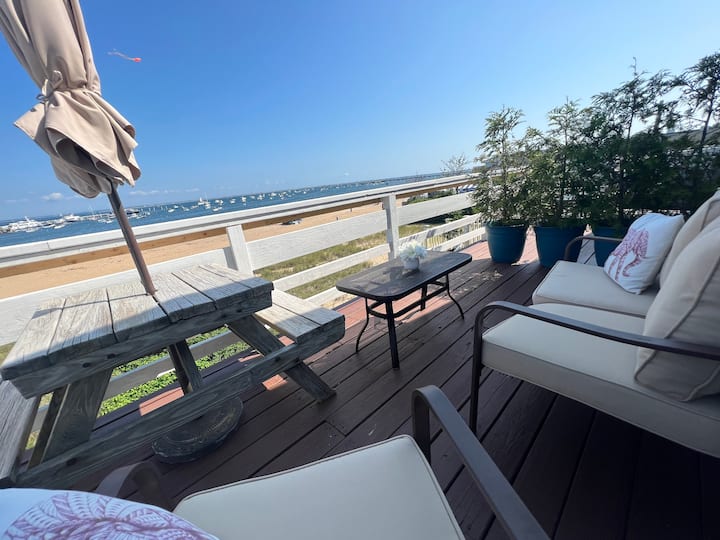 Lotus-by-the-sea: Loft 3 - Provincetown, MA