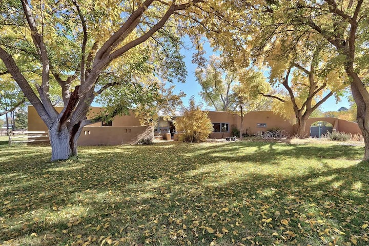 Meadowlark Farm And Stables - Master Bedroom - Corrales, NM