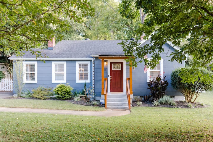 Colorful Downtown Greenville Bungalow - Greenville, SC