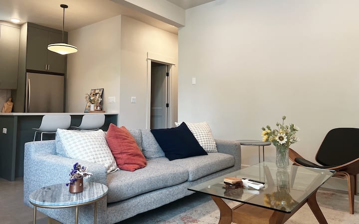 Spacious Suite For Extended Stay Near Disvision - Portland, OR