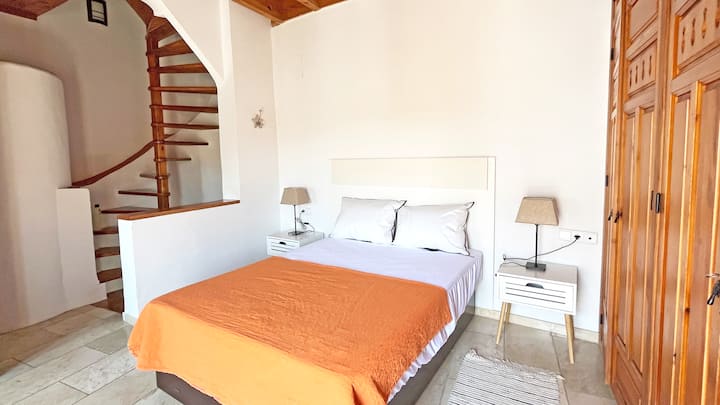 Casa En Calle Lucano Con Terraza - Córdoba