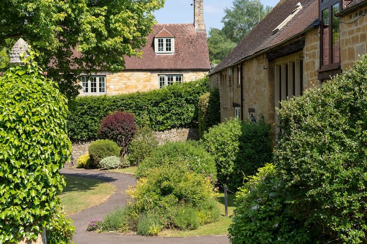Badgers Den - Moreton-in-Marsh