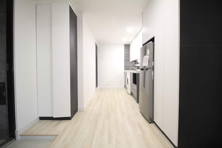 1mins Nonhyeon Station#airport Bus#private#new - Seoul