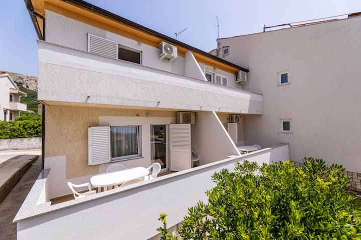 Apartment With Terrace Crnekovic X (A7) - Baška