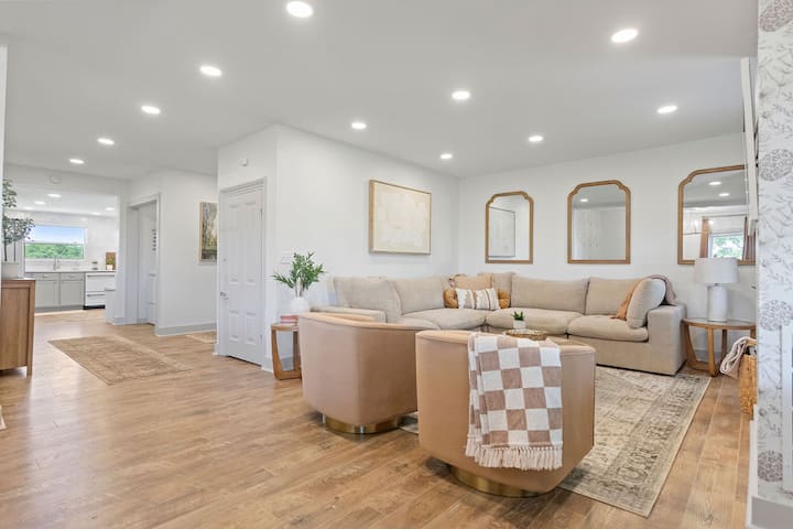 The Bidwell Bungalow - Ashville, OH