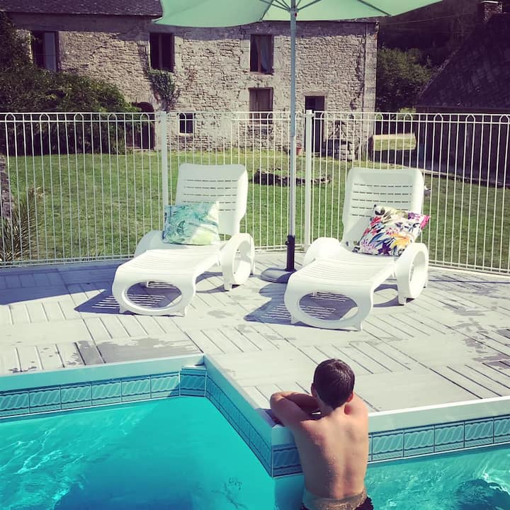 O Petit Manoir - Gites De Groupe Avec Piscine - Pontivy