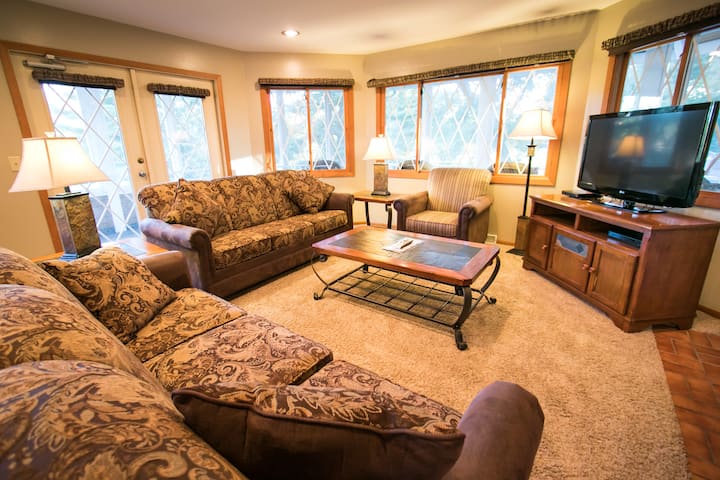 Golf Course Home In Wis Dells - Wisconsin Dells, WI