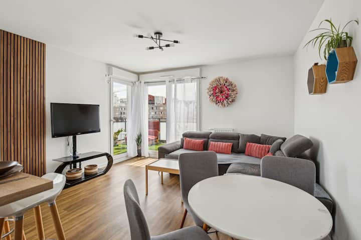 Appart Chic Et Confortable Avec Parking Et Balcon - Bezons