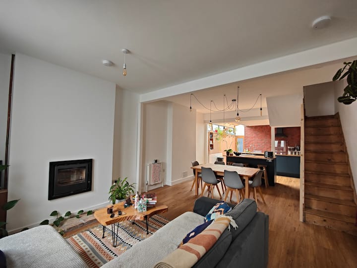 House In Cardiff - Cardiff