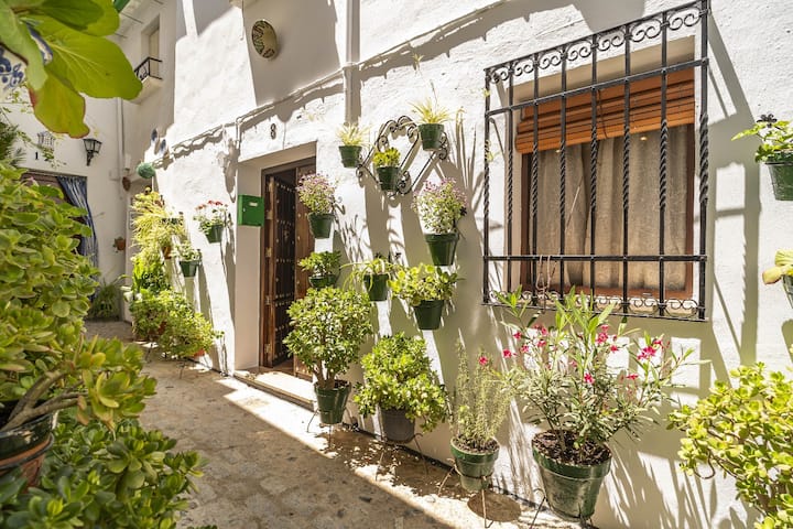 Casa Con Patio Y Terraza En Barrio De La Villa - Priego de Córdoba