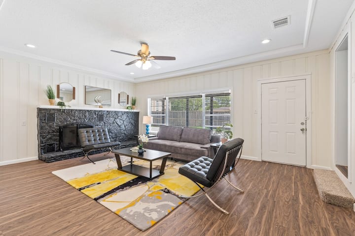 Home Near Arlington Stadiums - Arlington, TX