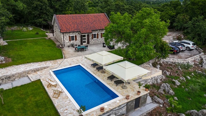 Holiday Home Zlatna Glavica - Podgorica