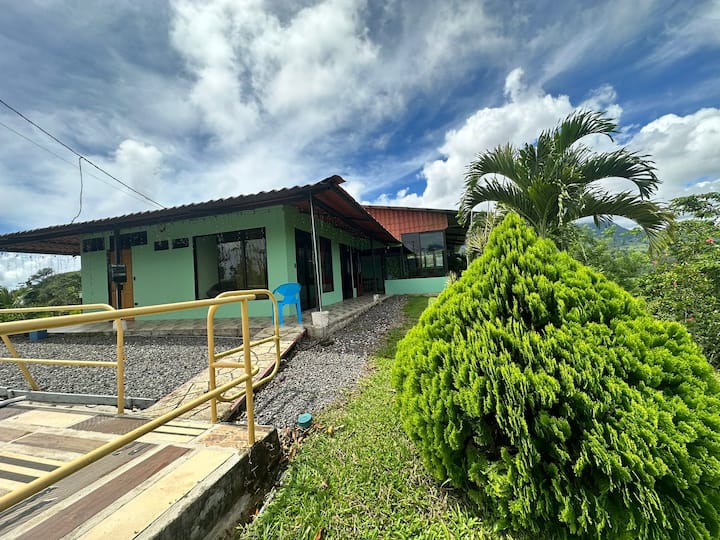 Finca La Cereza, Big House, Pool, Mountain View - Turrialba