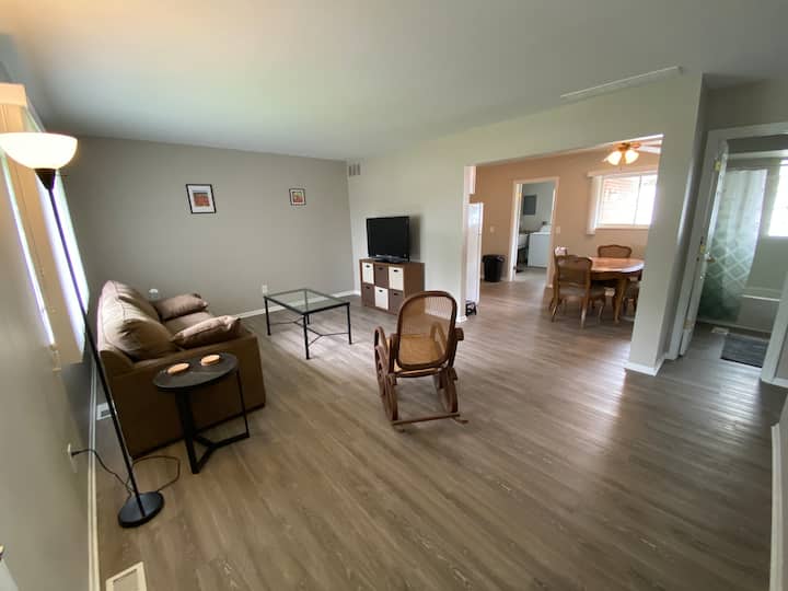 Cozy Quiet Duplex A - Macedonia, OH