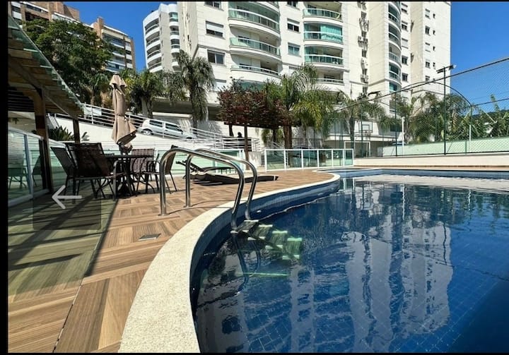 Apto Luxo, Garagem, Varanda, Churras, Piscina - Florianópolis
