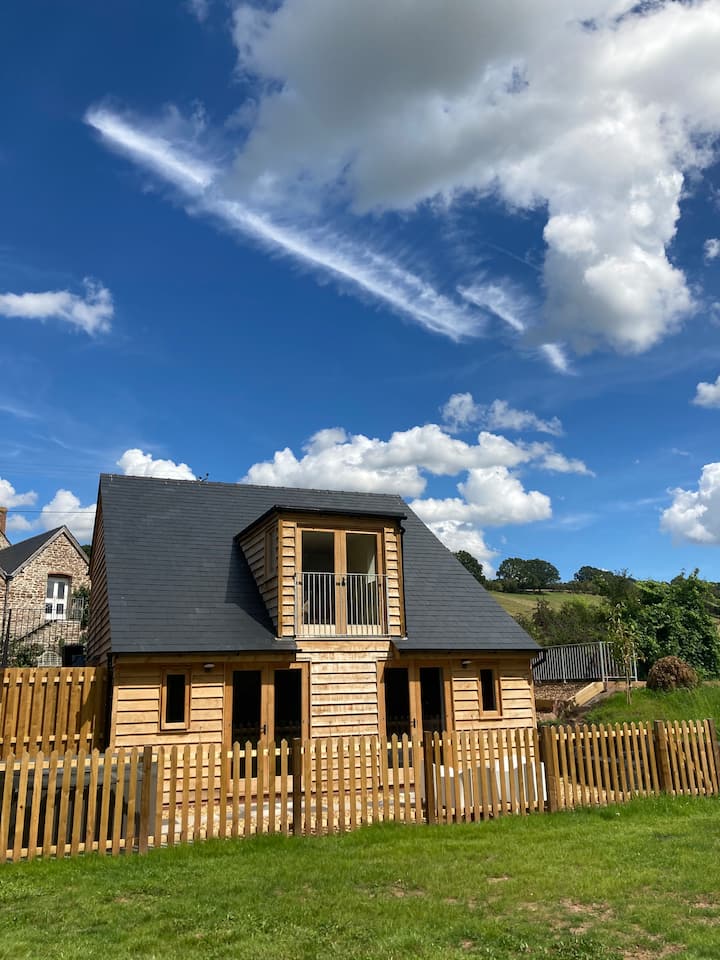Tawny Cottage. - Ross-on-Wye