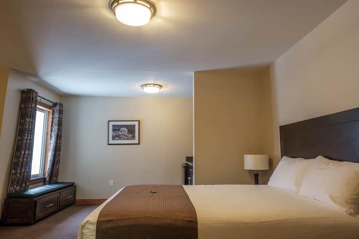 Marble Inn Resort - Standard  Inn Suite - Corner Brook