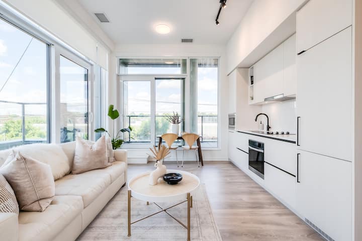 Stylish Corner Sunny Condo W Monthly Stay Discount - Torontó