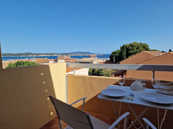 Studio Au Coeur De Ville, Vue Mer - Bandol