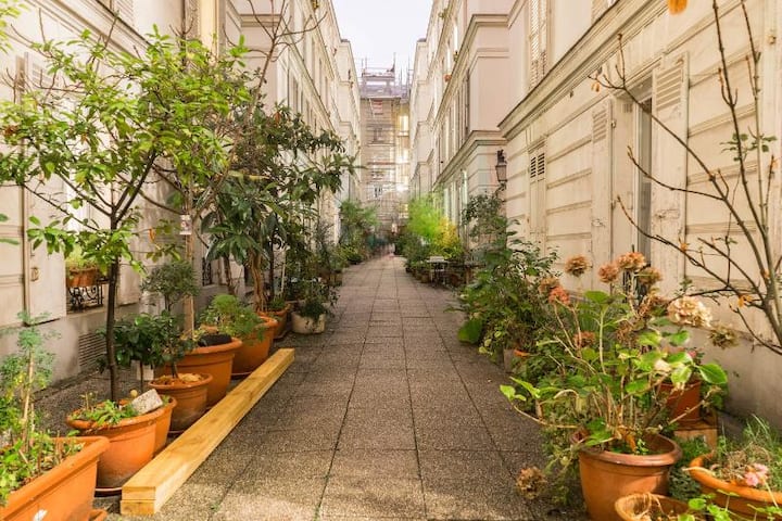 Un'oasi Di Pace - Paris