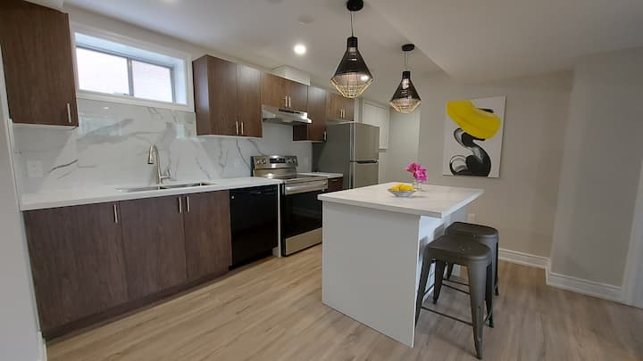 1+1 Entire Guest Unit Near Lake - Pickering