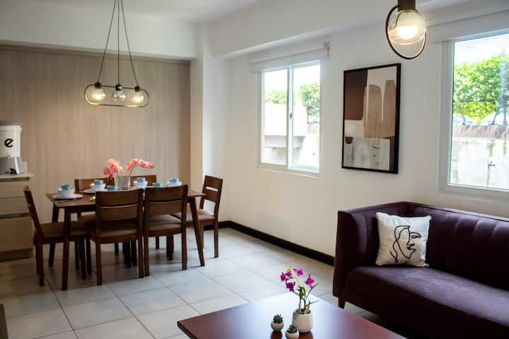 Lindo Apartamento/6 Huéspedes Con Parqueo Incluido - Guatemala City