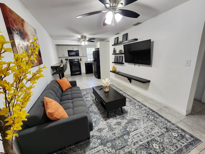 Cozy Pet Friendly Home Near Cp Wp And Downtown - Altamonte Springs, FL