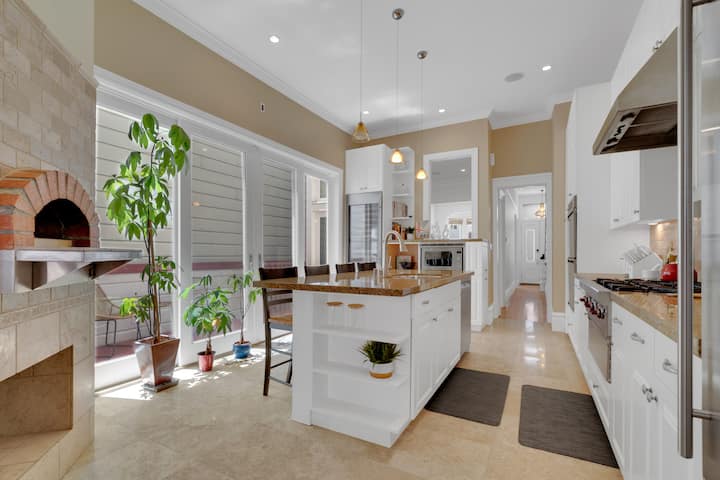 Modern Residence W/ Historic Elegance - San Francisco, CA