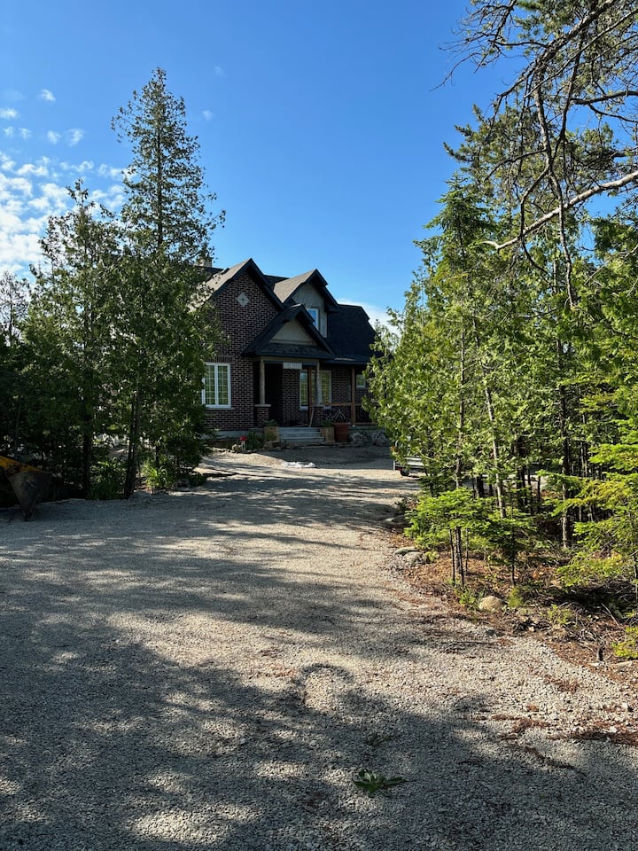 The Brick House - Tobermory