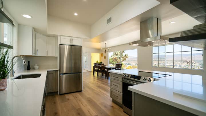 Oasis Coco| Tranquil Indoor Pool - Yucca Valley, CA