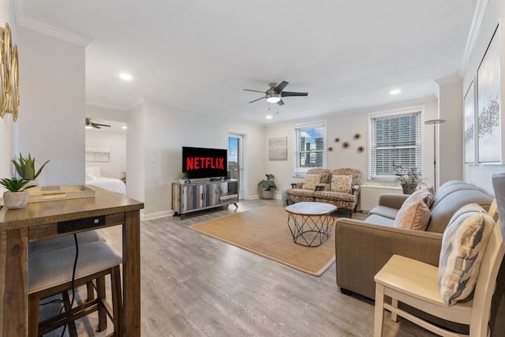 Skyline View | Designer Unit | Stocked Kitchen - Atlanta, GA