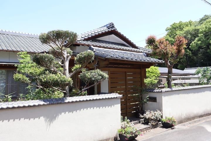 【１日１組限定のお宿です】内宮近くおかげ横丁まで徒歩５分　和風庭園付日本家屋　駐車場３台駐車可 - Ise