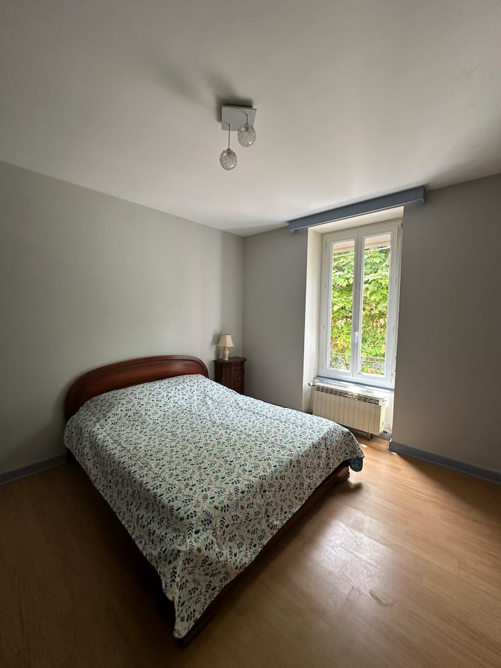 Chambre N°2 - Appartement Calme - Montchanin