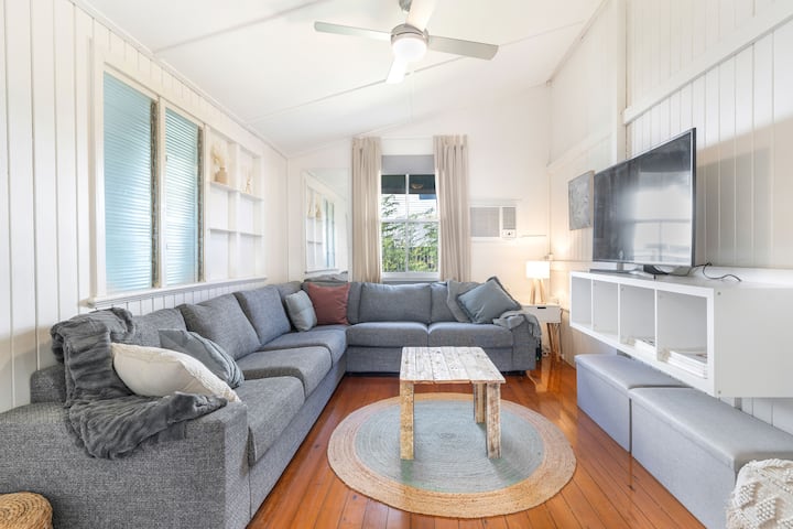 Cosy Queensland Charm—a Family-friendly Cottage - Hervey Bay
