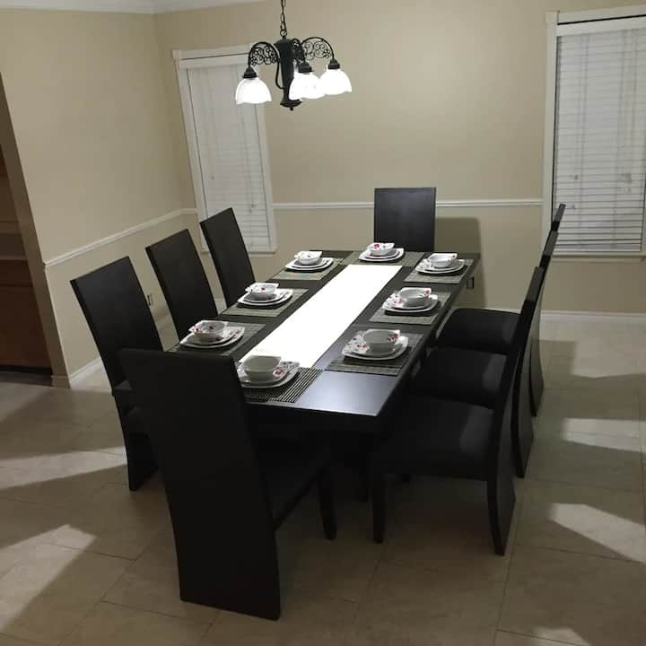 Home Between Seaworld & Six Flags - Helotes, TX