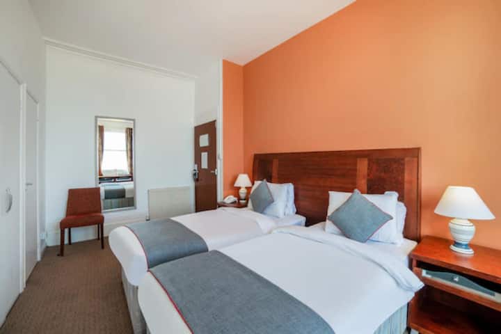 The Strand Hotel Standard Twin Room With View - Eastbourne