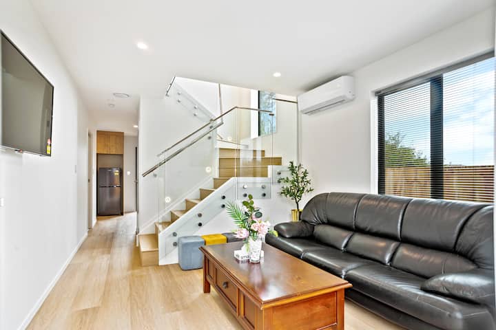 Ventura Haven Townhouse With Parking And Patio - Auckland