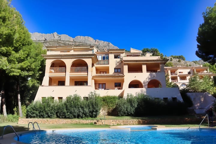 The Pinehouse - Callosa d'en Sarrià