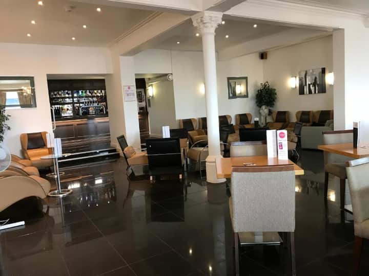 The Strand Hotel Standard Twin Room - 義本