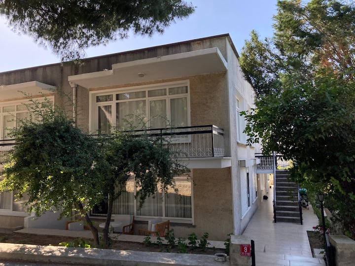 ÖRen Meydanında Geniş Daire 2 - Burhaniye