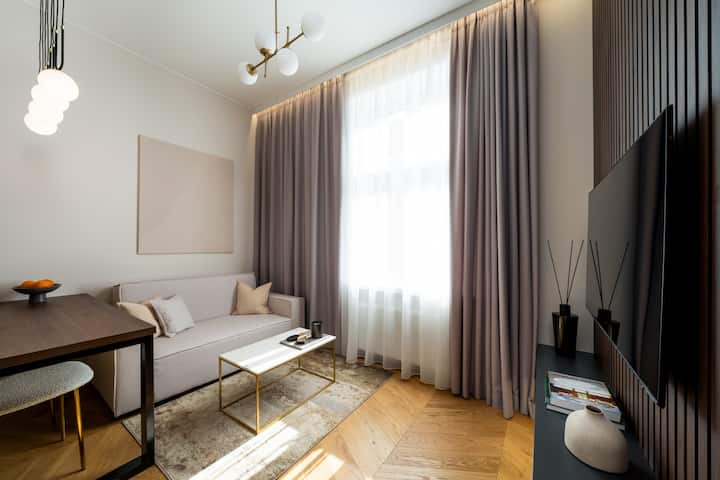 Premium Design | Top Location | Fast Wifi & Cable - Riga
